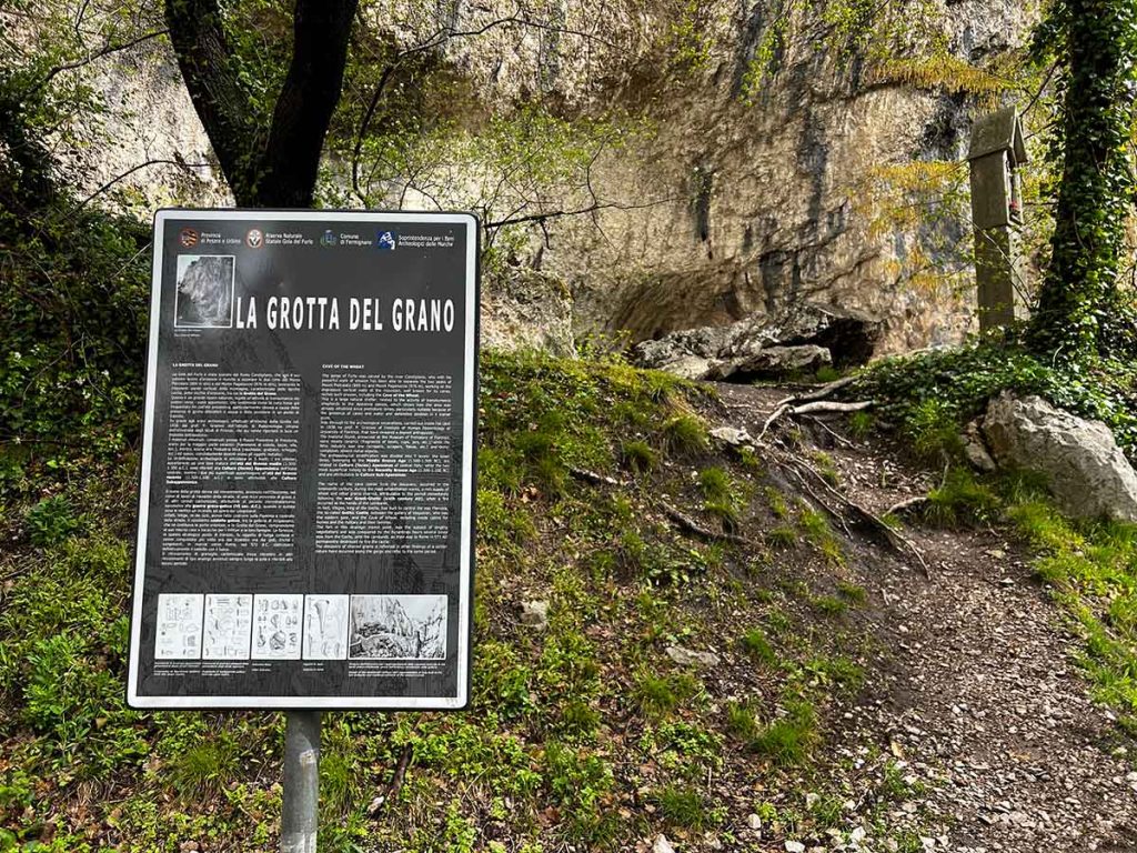 Gola del Furlo: cosa vedere, itinerari e sentieri | Weraigo